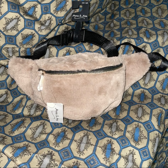Anna & Ava | Bags | Anna Ava Furry Fanny Pack | Poshmark